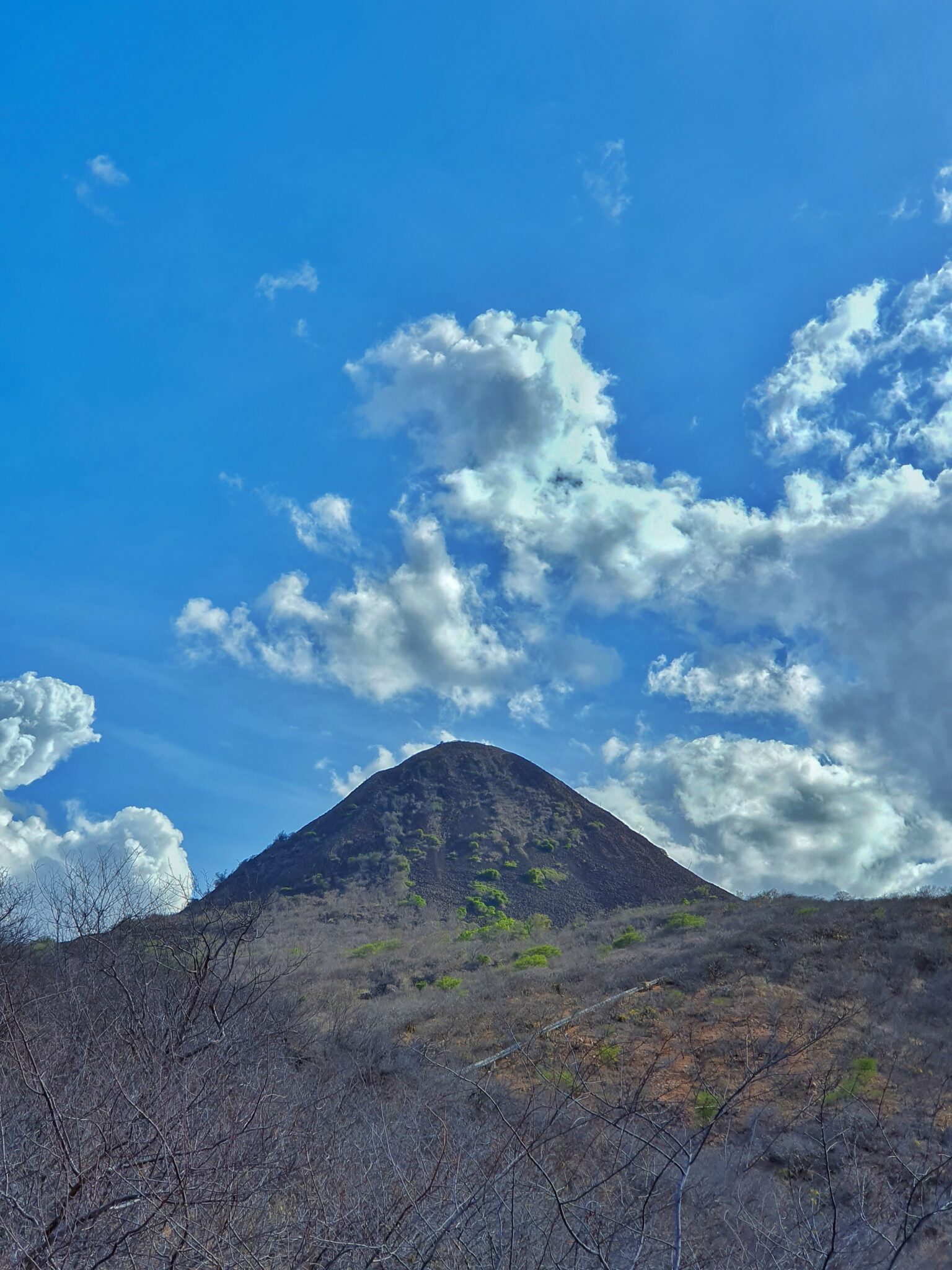 Turismo e aventura: Micaelenses escalam o Pico do Cabugi pelo segundo ...