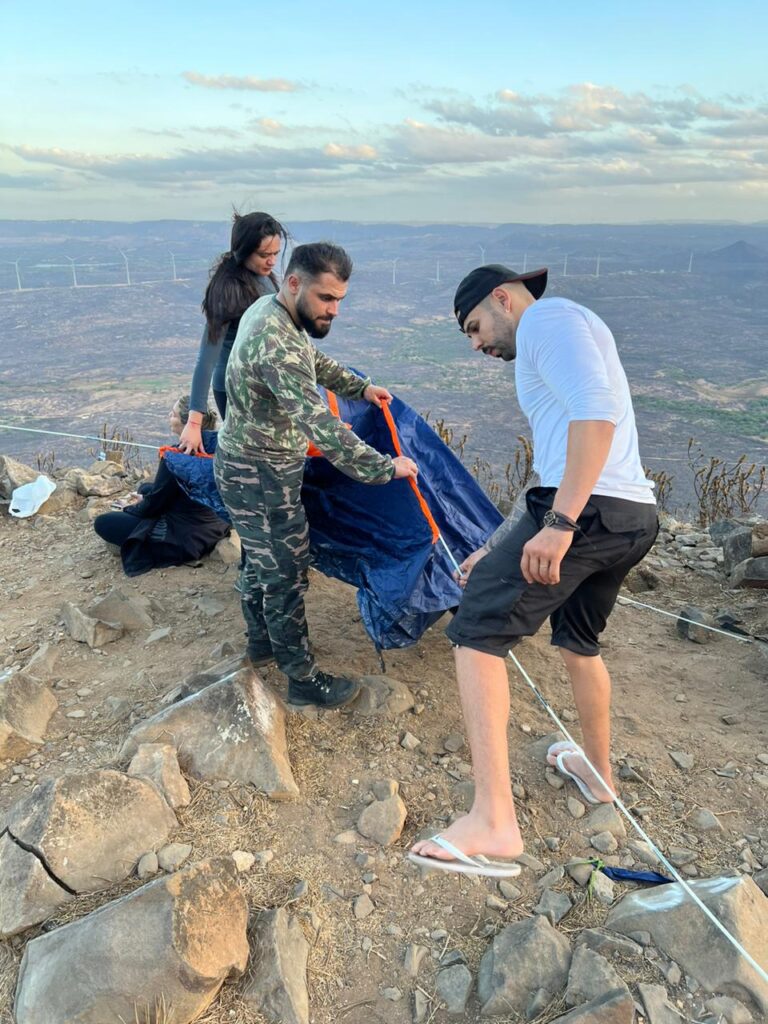Turismo e aventura: Micaelenses escalam o Pico do Cabugi pelo segundo ...